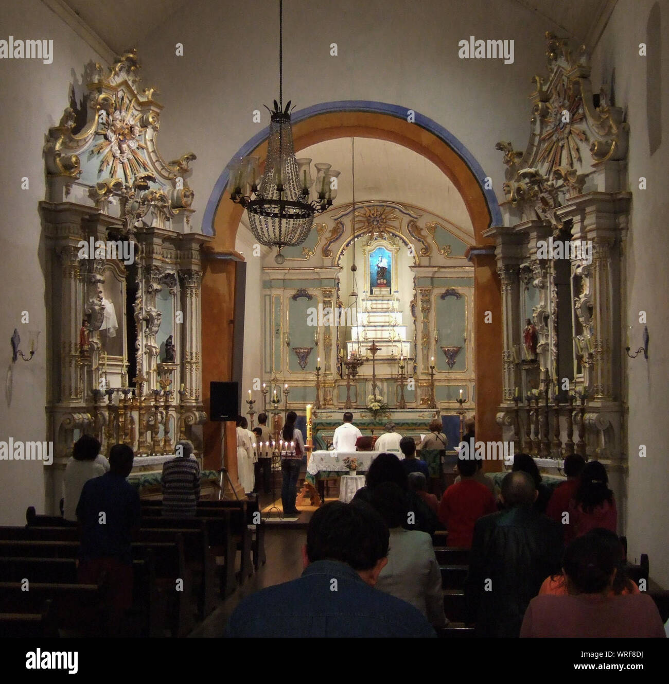 Religious mass hi-res stock photography and images - Alamy
