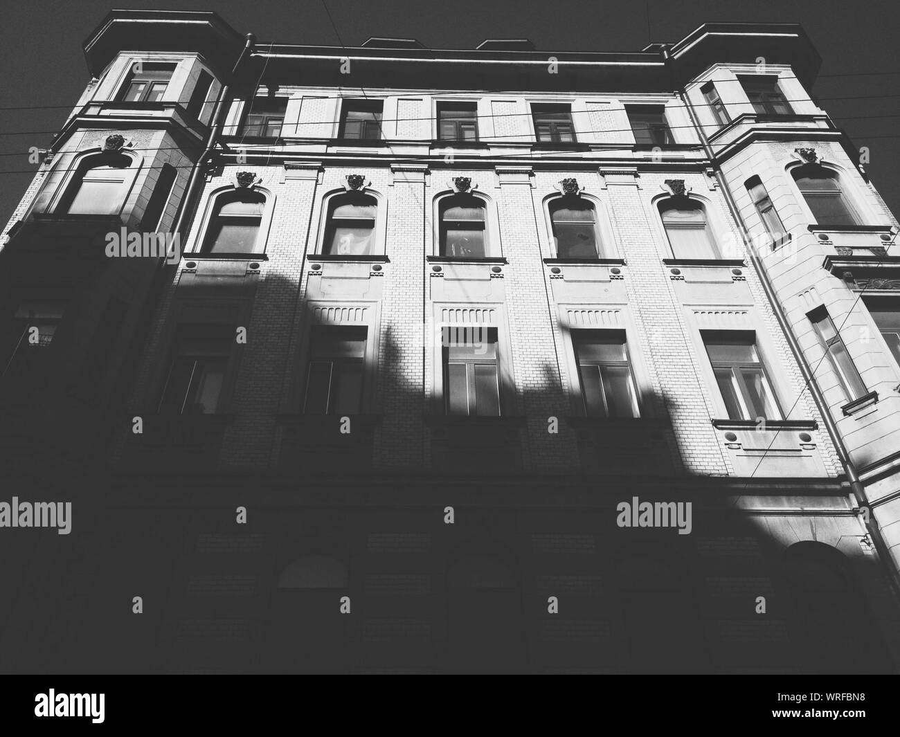 Multiple or many windows hi-res stock photography and images - Alamy