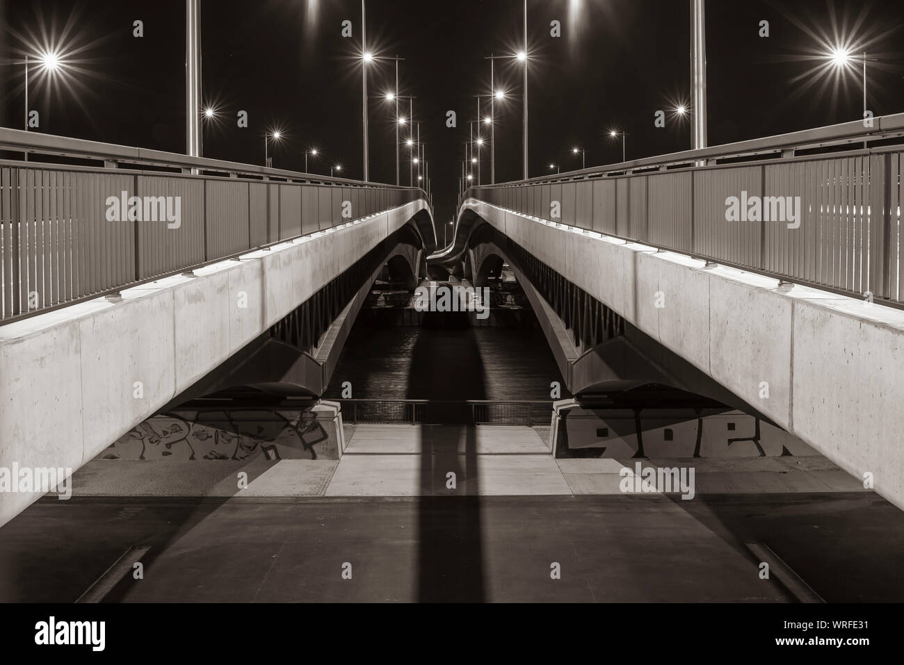 Big Bridge at Night, Bridge Construction, Minna Todenhagen Bidge Stock ...