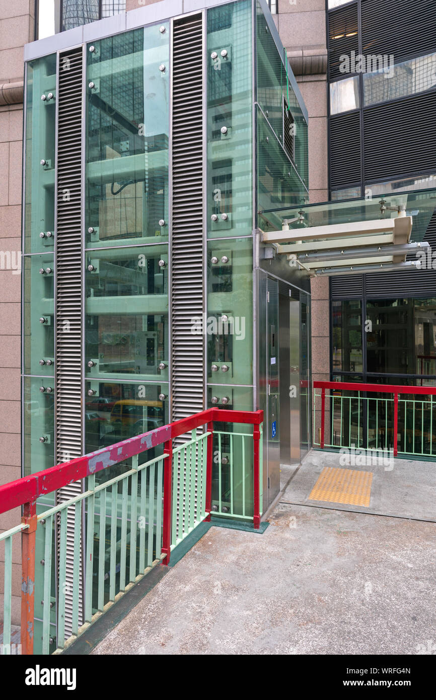 External glass elevator hi-res stock photography and images - Alamy