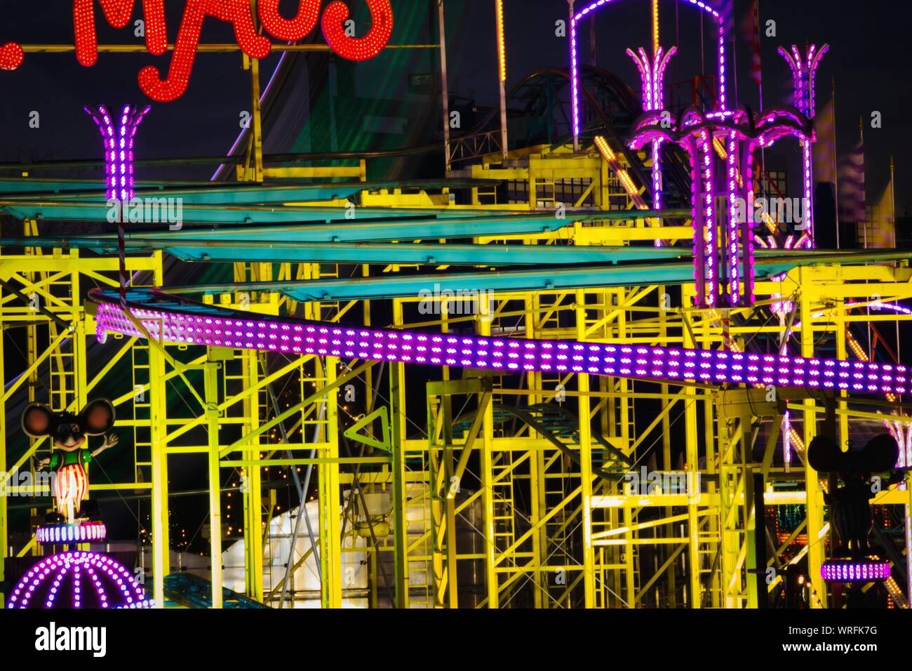 Park rides hi-res stock photography and images - Alamy