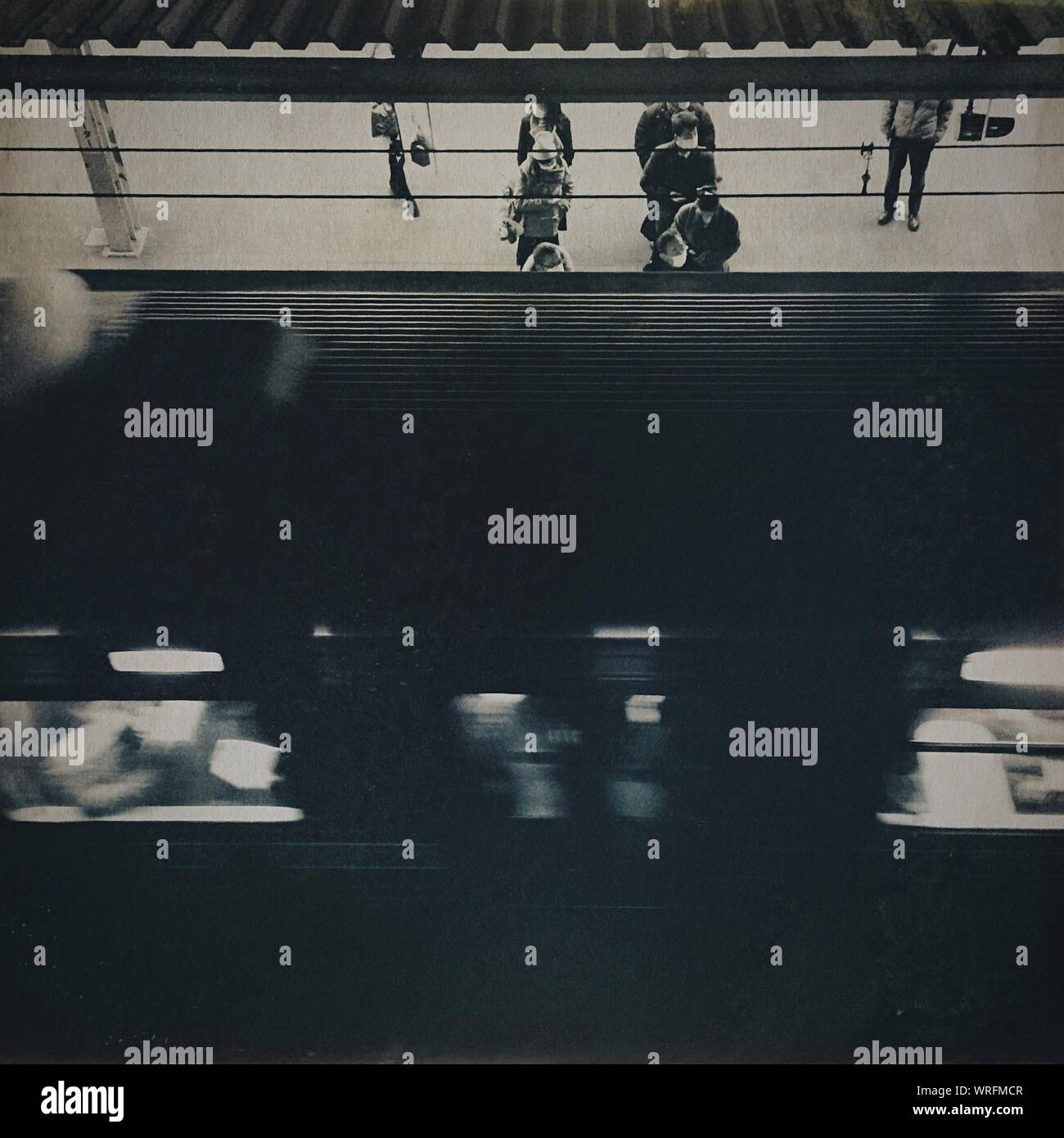 Elevated train platform view hi-res stock photography and images - Alamy