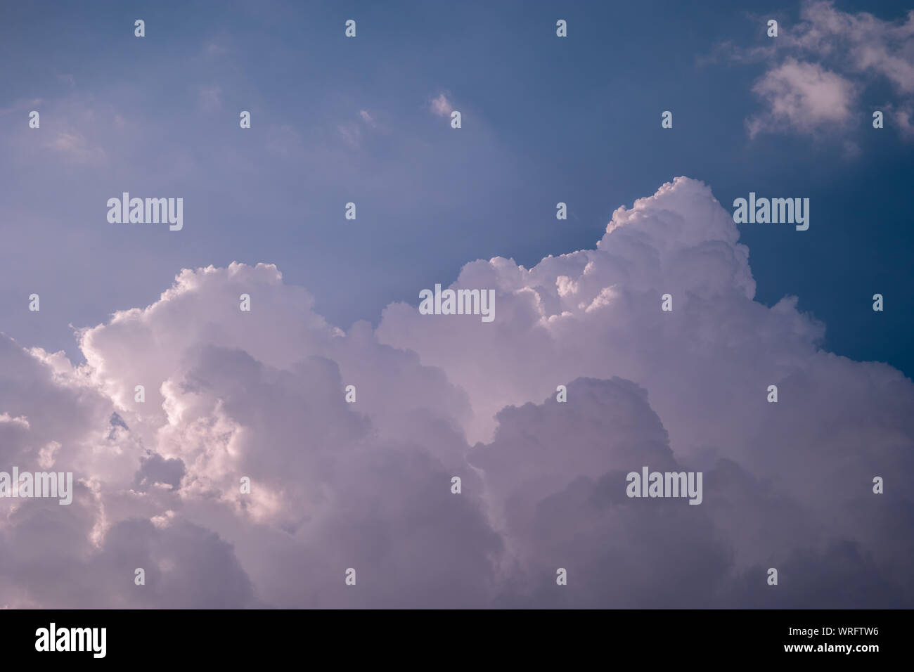 Mass of fluffy white hi-res stock photography and images - Alamy