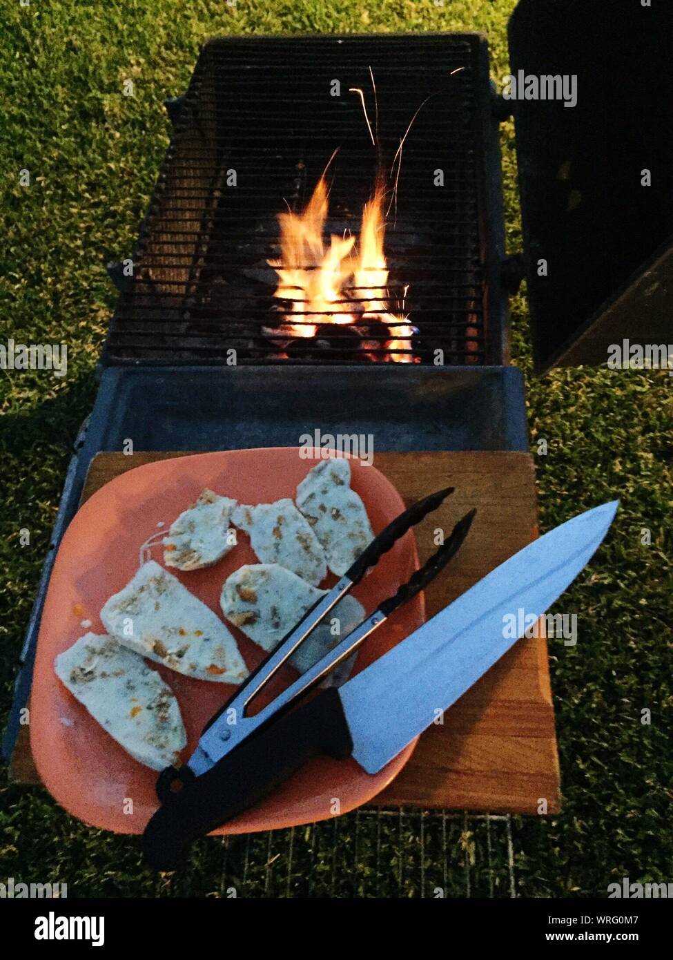 Lawn grill hi-res stock photography and images - Alamy