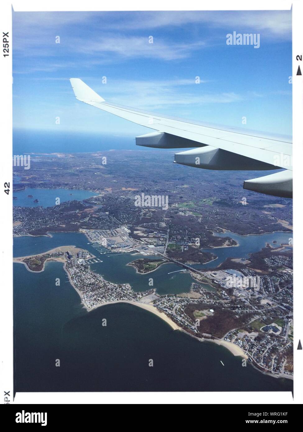 Airplane wing landscape Cut Out Stock Images & Pictures - Alamy
