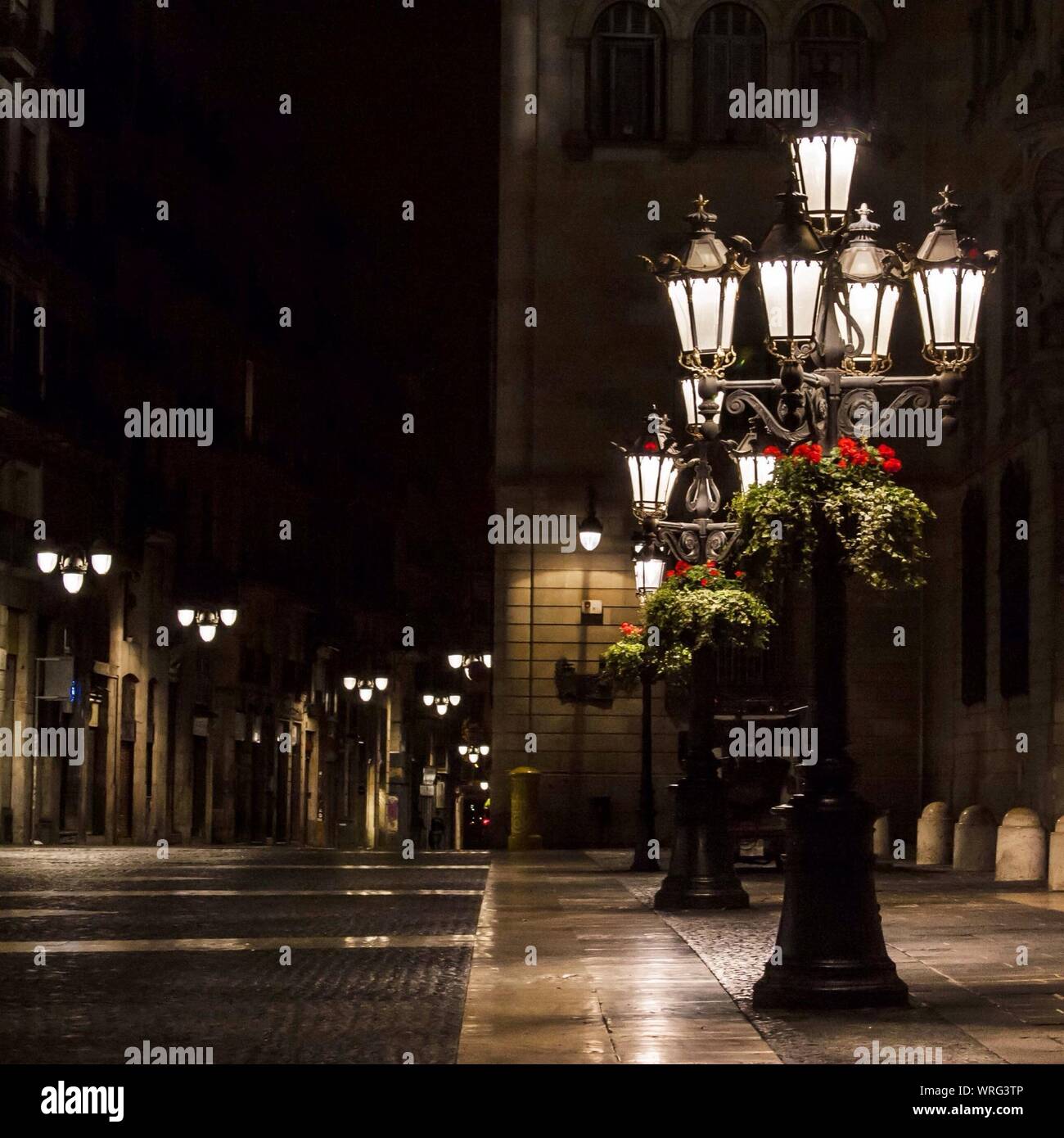 Lit street lights hi-res stock photography and images - Alamy