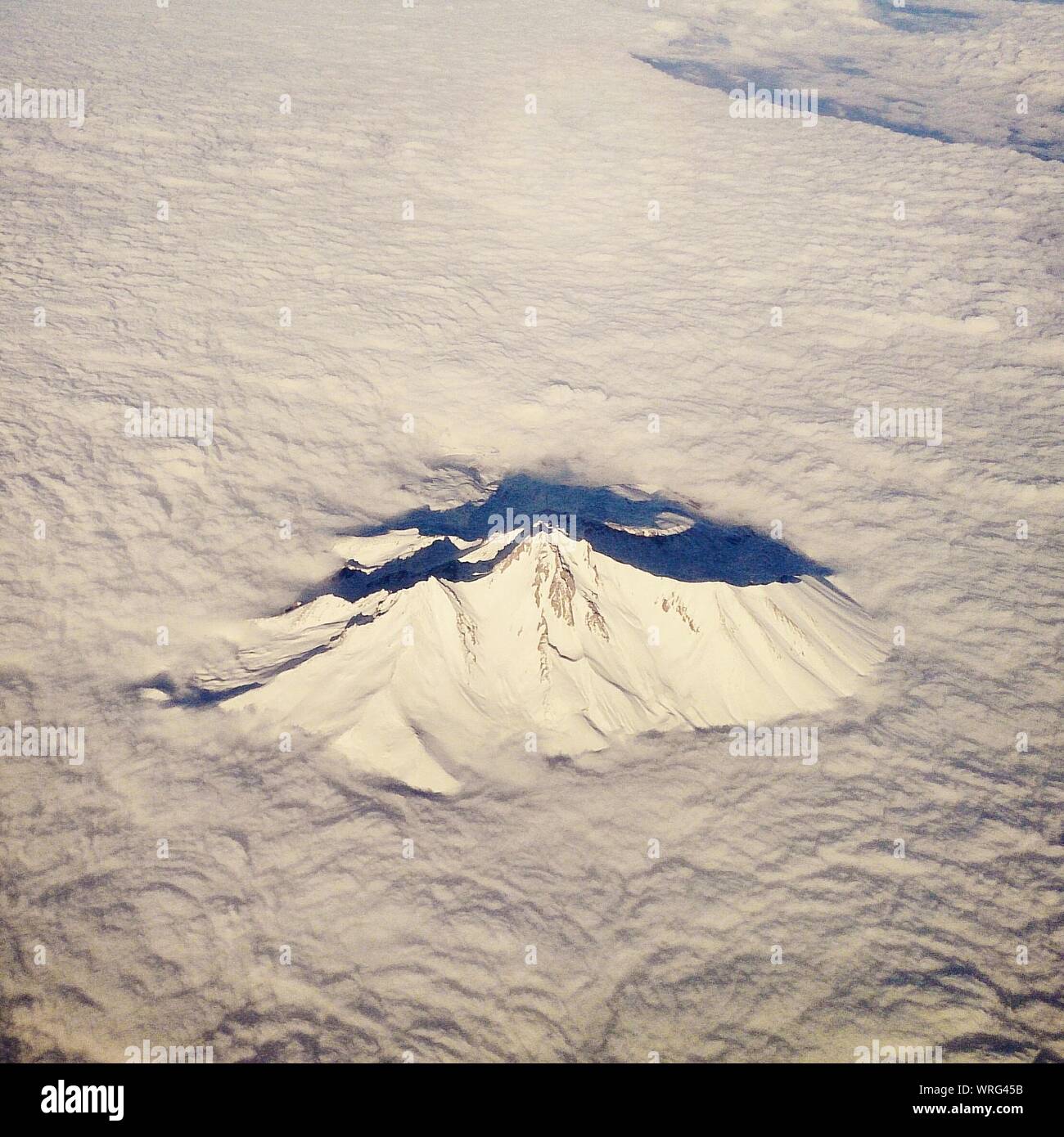 Hasan mount hi-res stock photography and images - Alamy