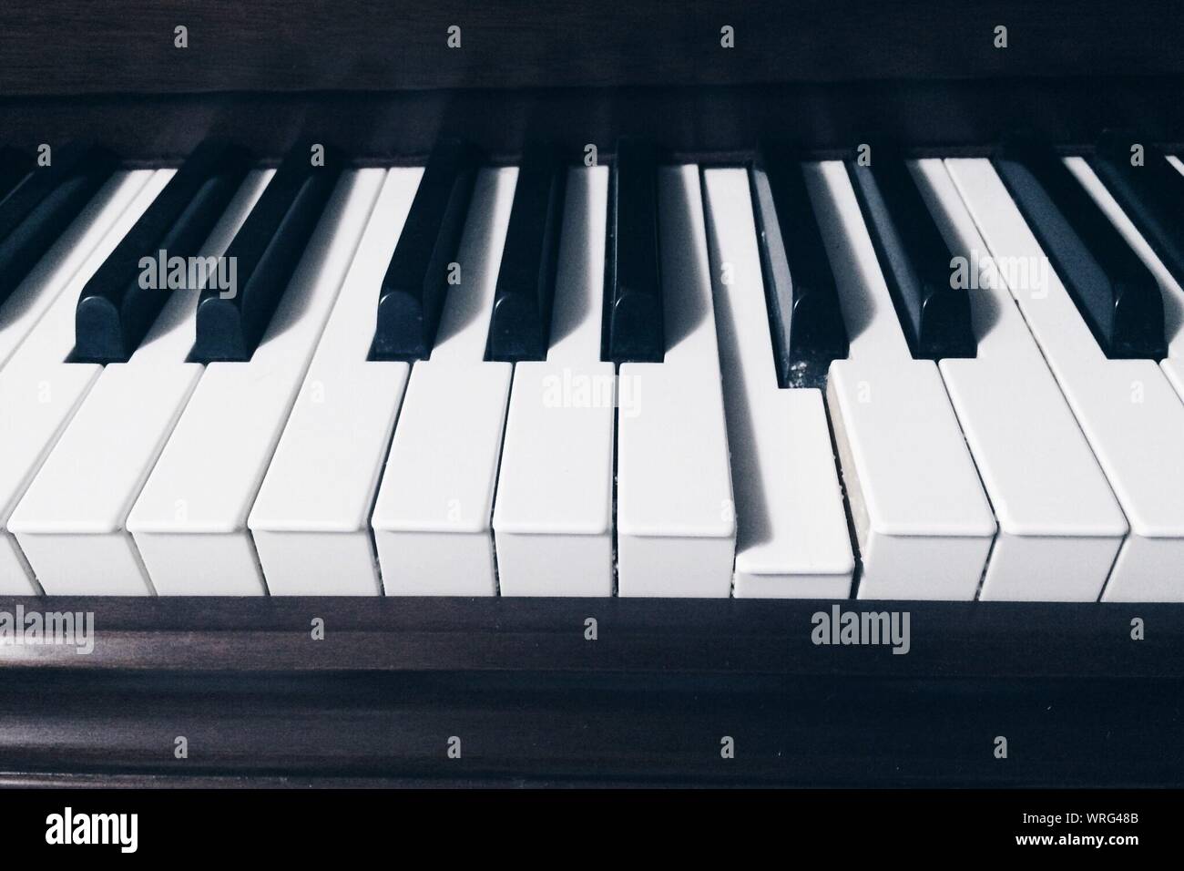 Piano keys full keyboard hi-res stock photography and images - Alamy