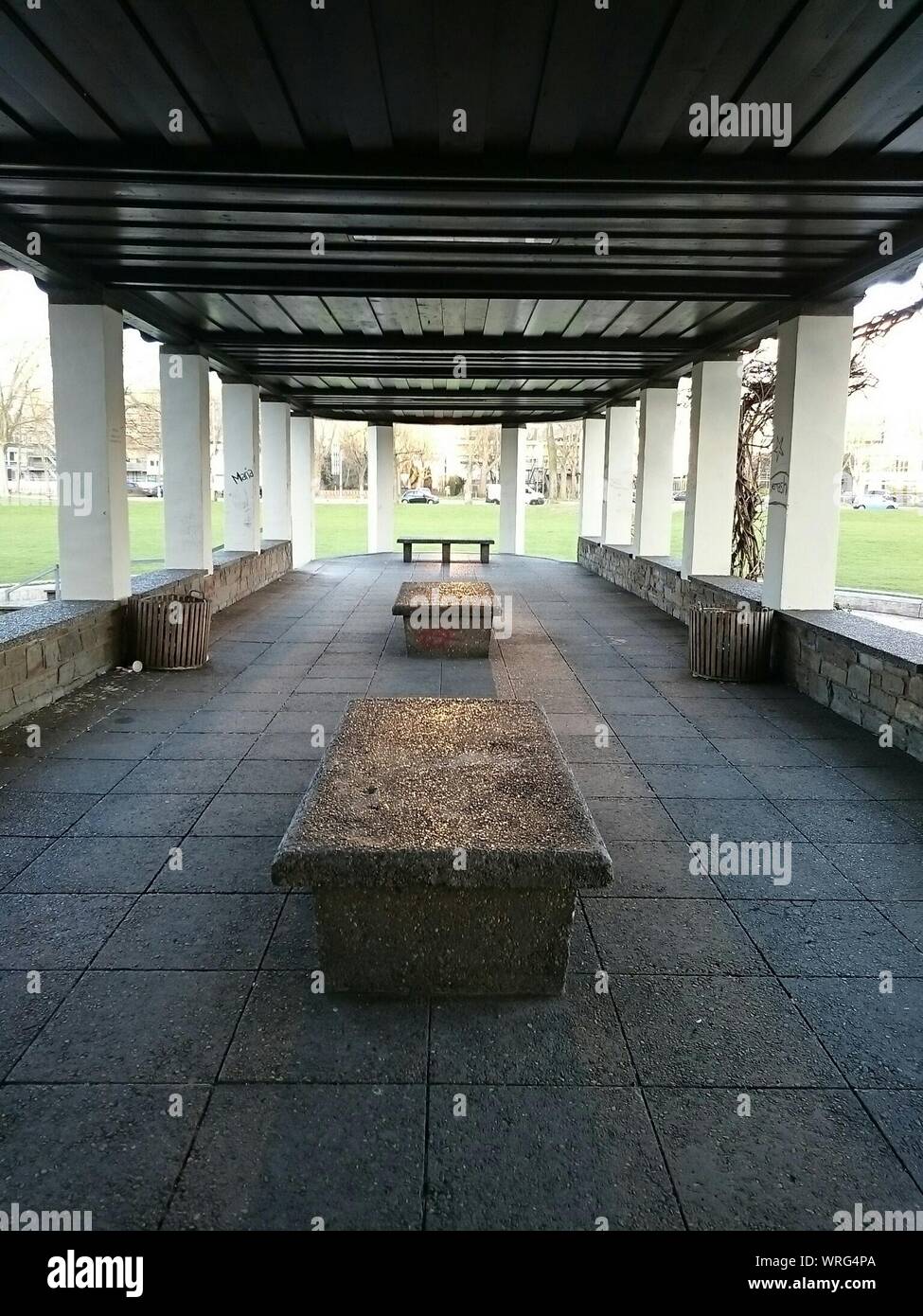 Empty space car park hi-res stock photography and images - Alamy