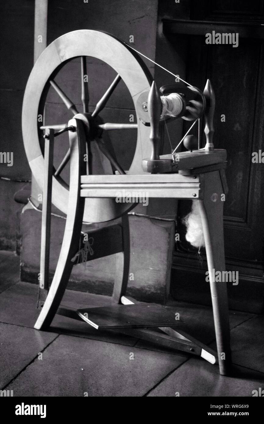 Wood spinning wheel hi-res stock photography and images - Alamy