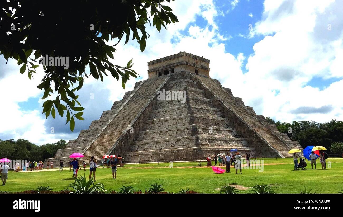 Pyramid with people hi-res stock photography and images - Alamy