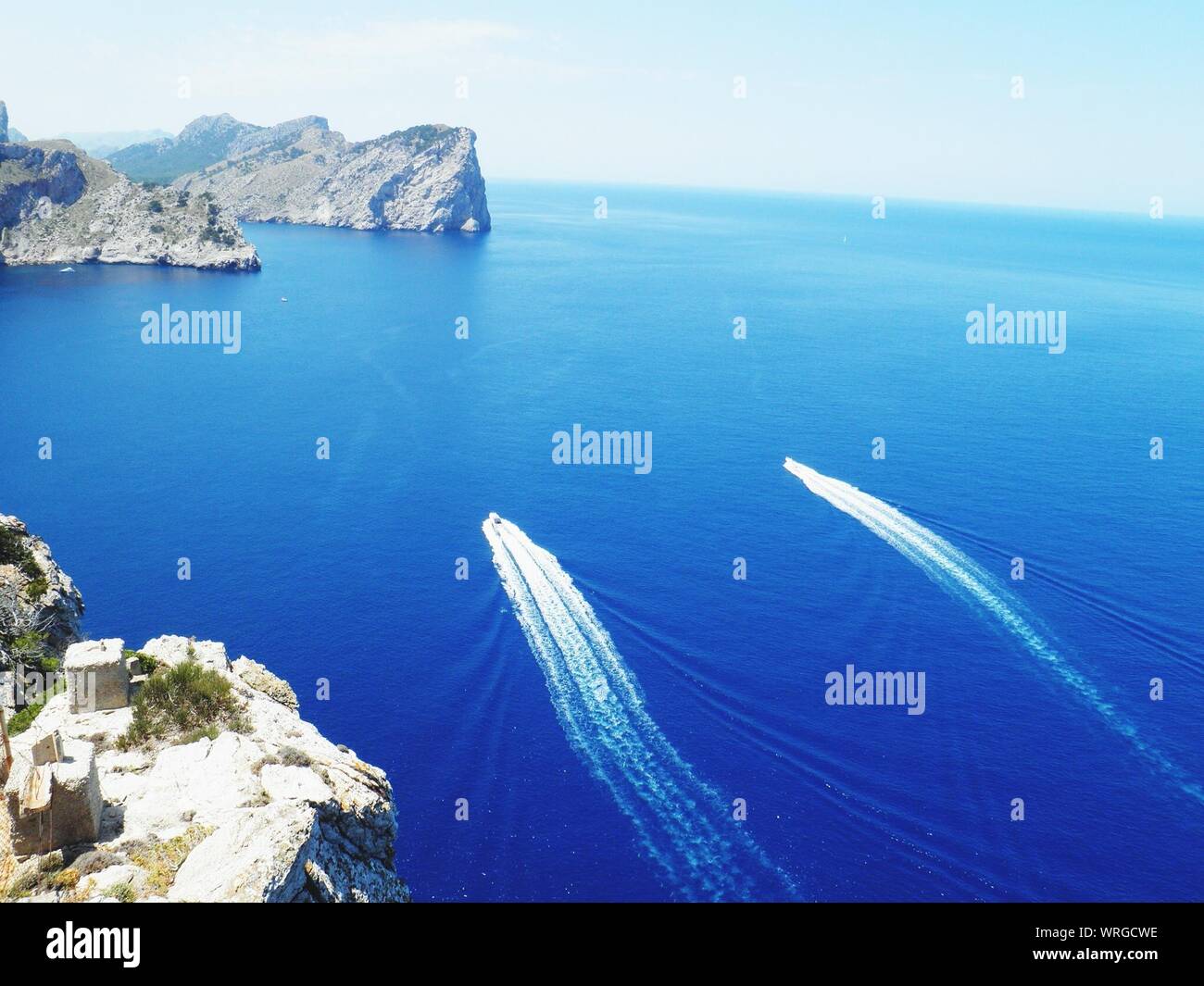 High speed boats hi-res stock photography and images - Alamy