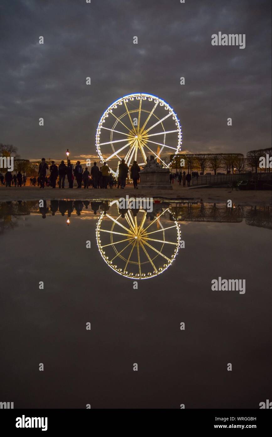 Ferris reflection puddle wheel hi-res stock photography and images - Alamy