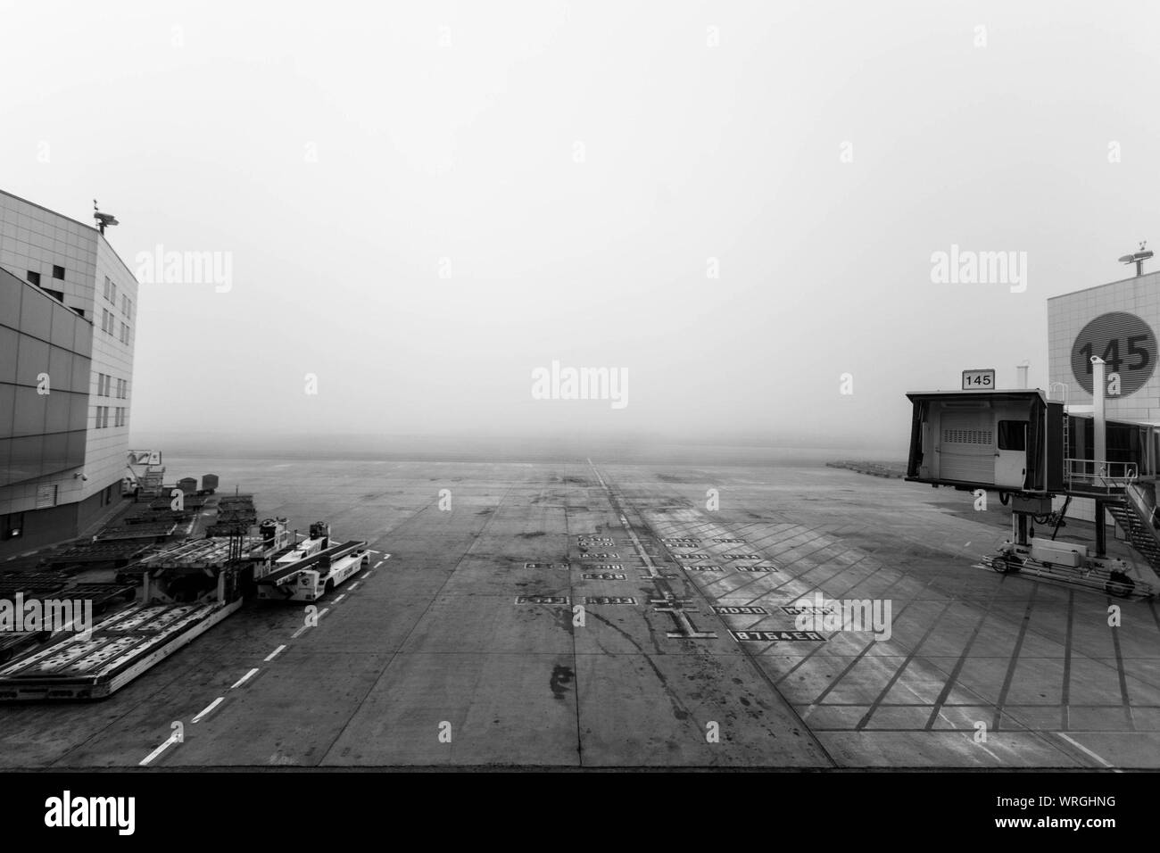 Runway bridge hi-res stock photography and images - Alamy