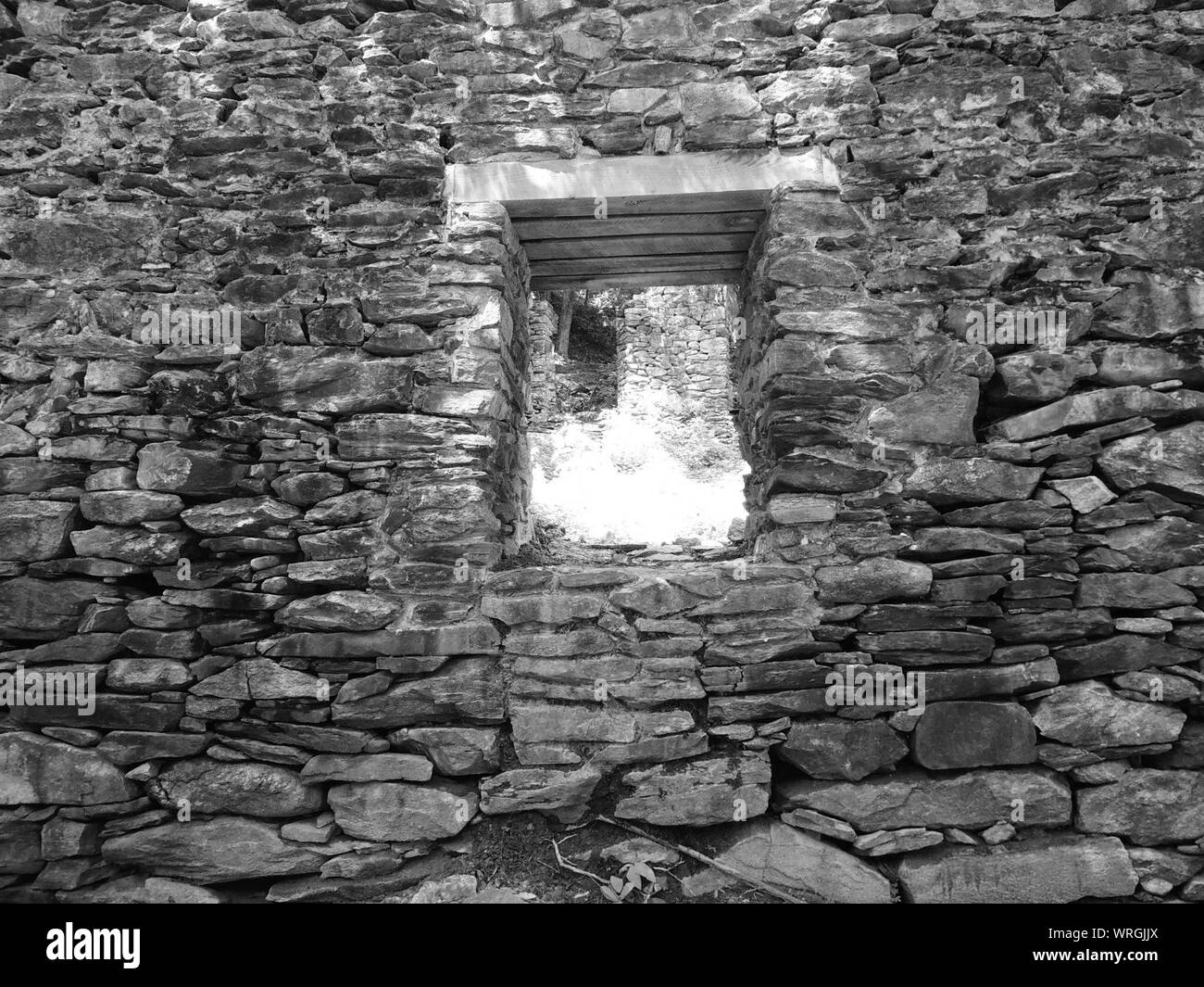 Old stone wall window hi-res stock photography and images - Alamy