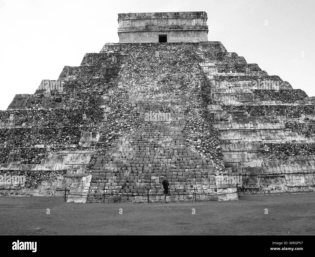 El castillo temple pyramid Black and White Stock Photos & Images - Alamy