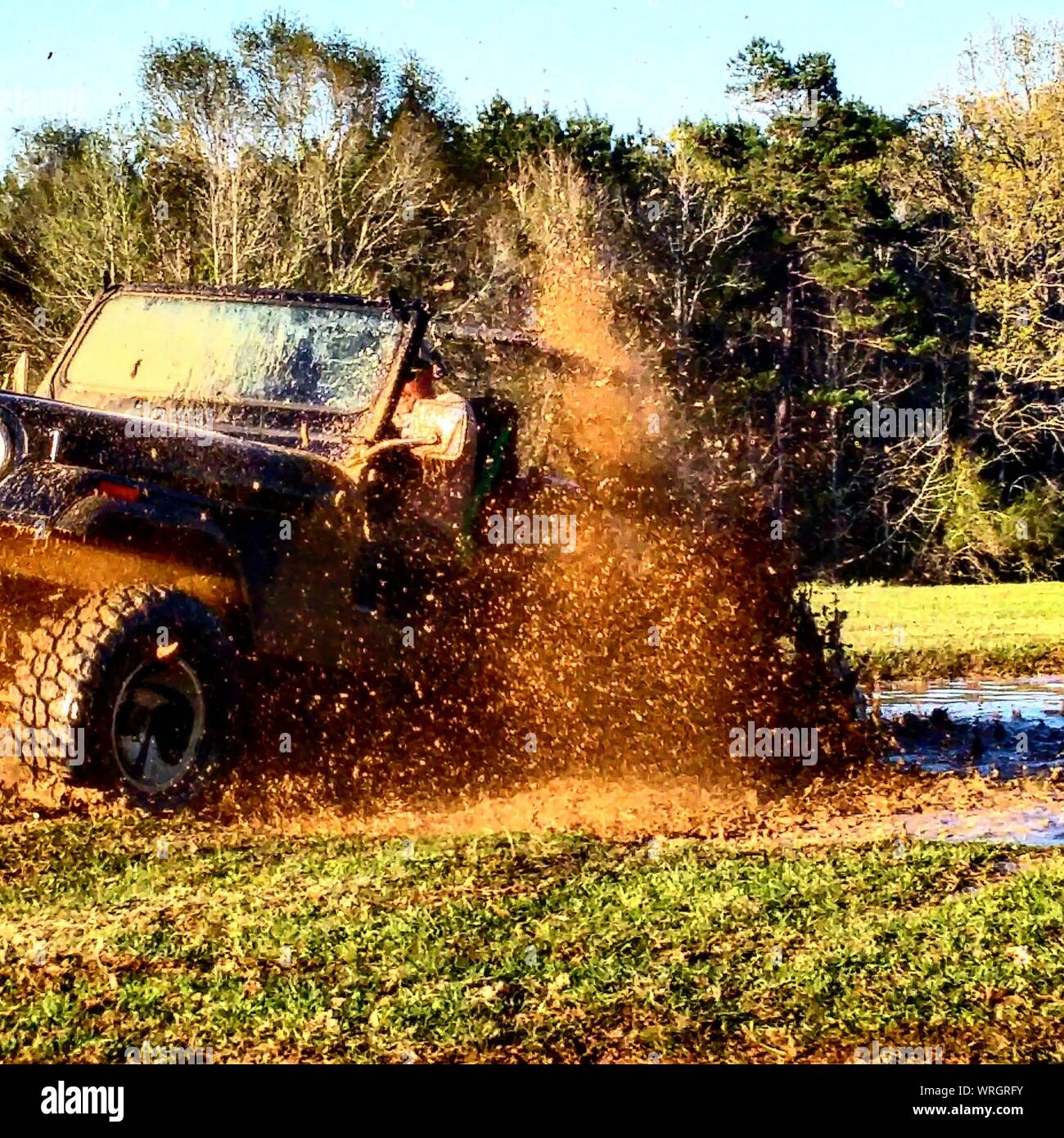 Muddy off road vehicle hi-res stock photography and images - Alamy