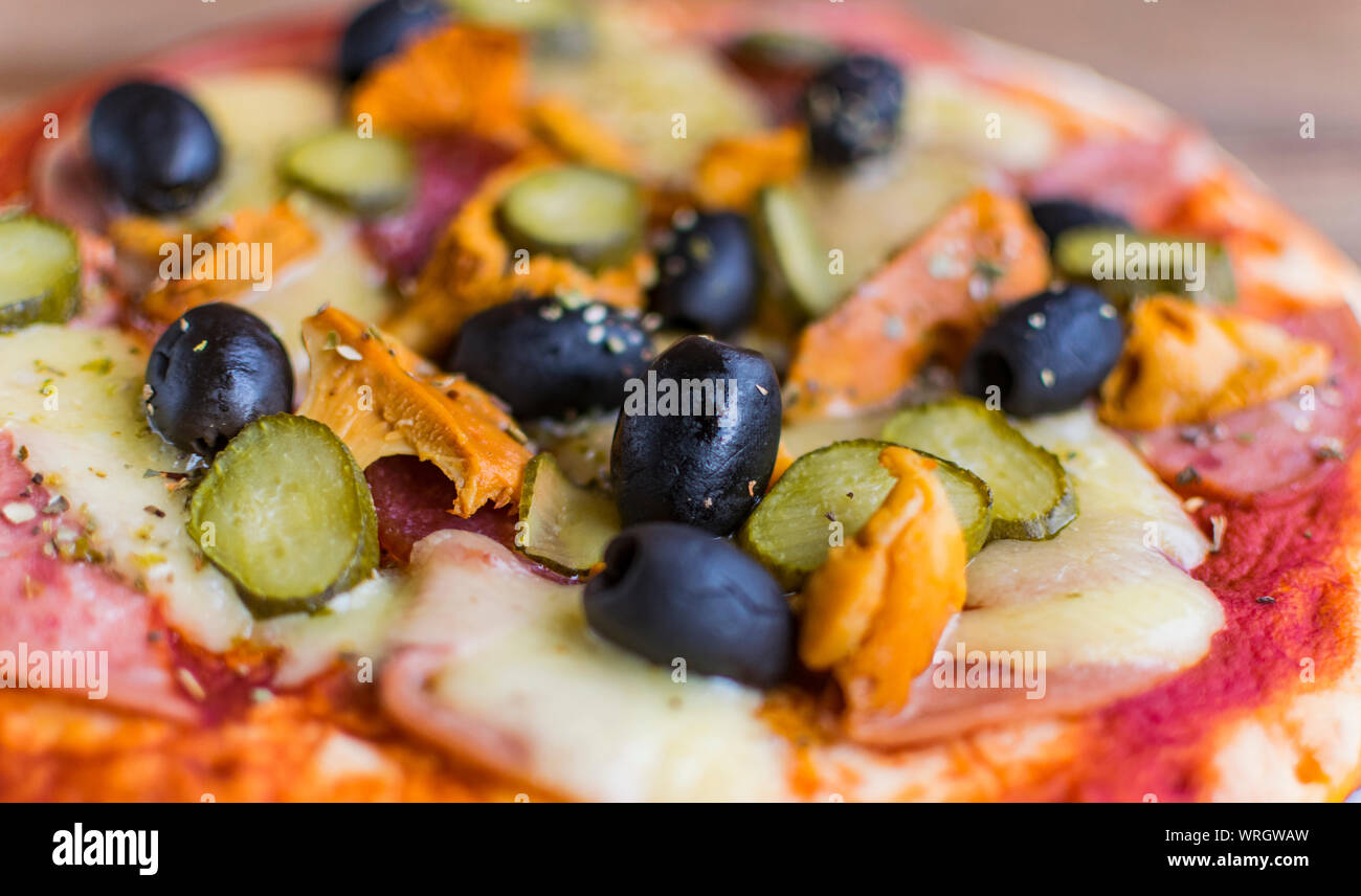 Pizza full view hi-res stock photography and images - Alamy