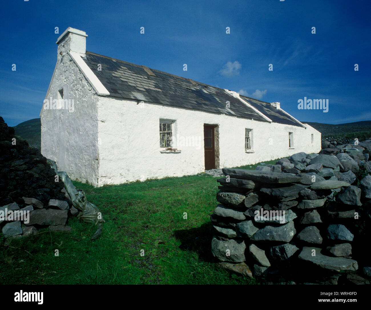 Modest house hi-res stock photography and images - Alamy