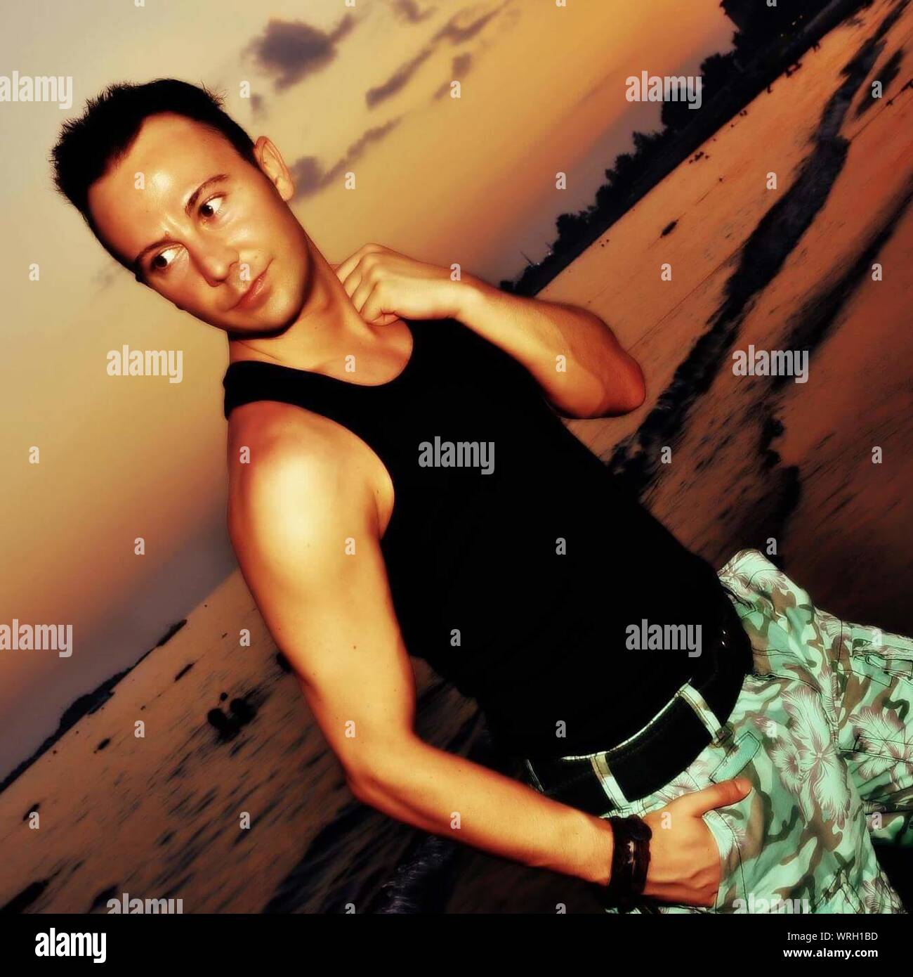 Body confidence beach hi-res stock photography and images - Alamy