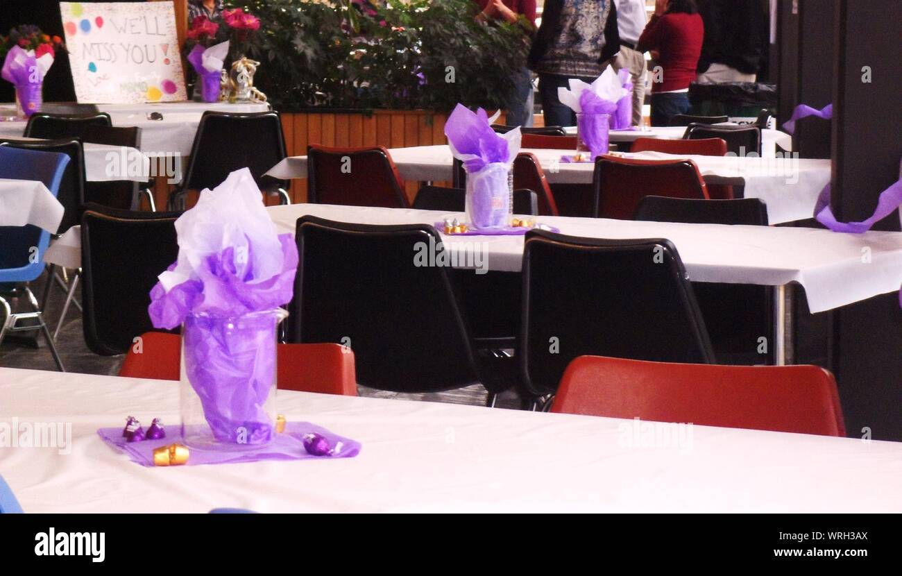 Tissue papers hi-res stock photography and images - Alamy