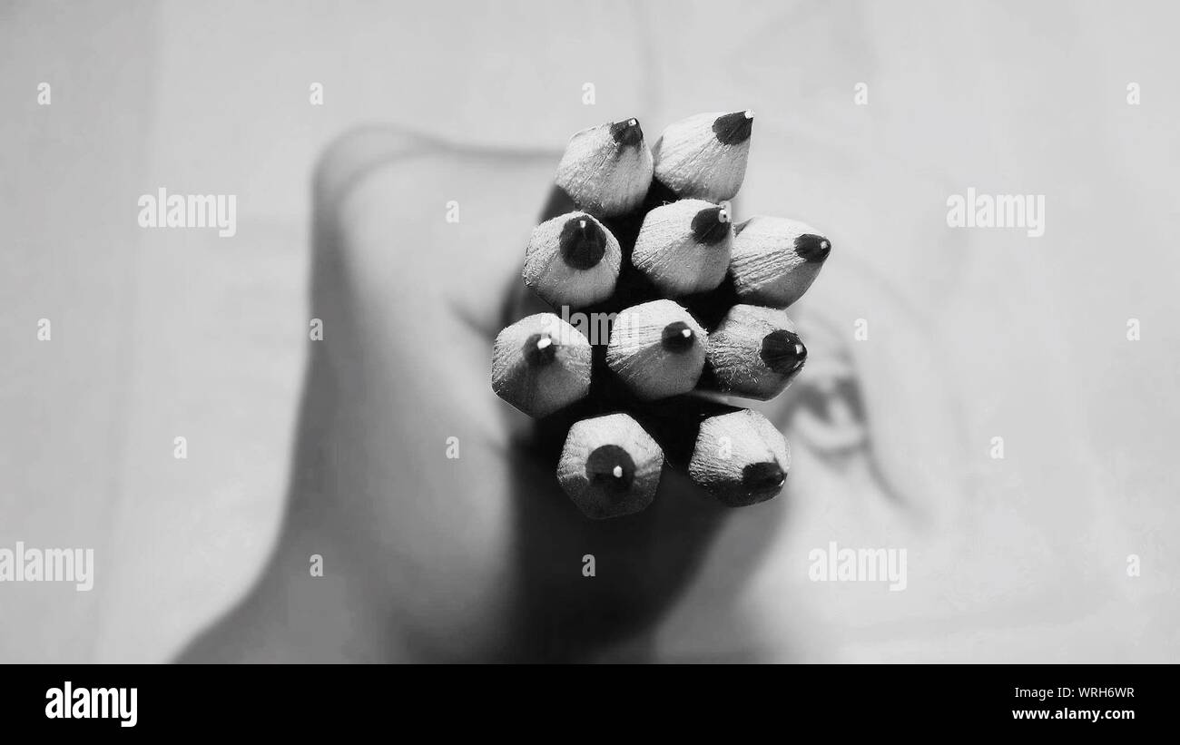 Hand of pencils hi-res stock photography and images - Alamy