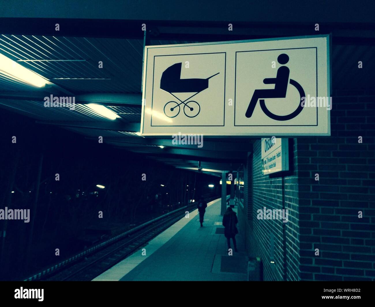 Railroad signs hi-res stock photography and images - Alamy