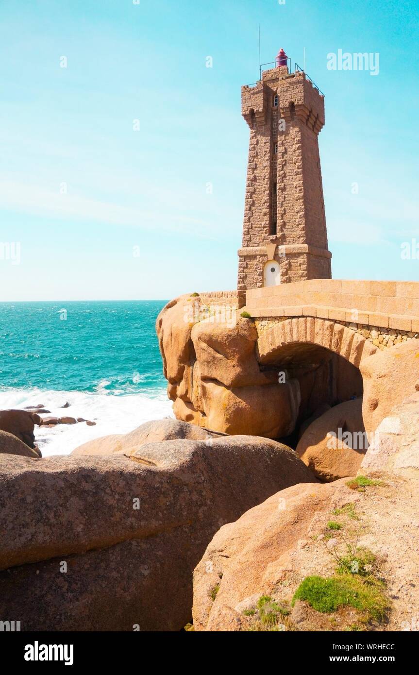 Stone lighthouse hi-res stock photography and images - Alamy