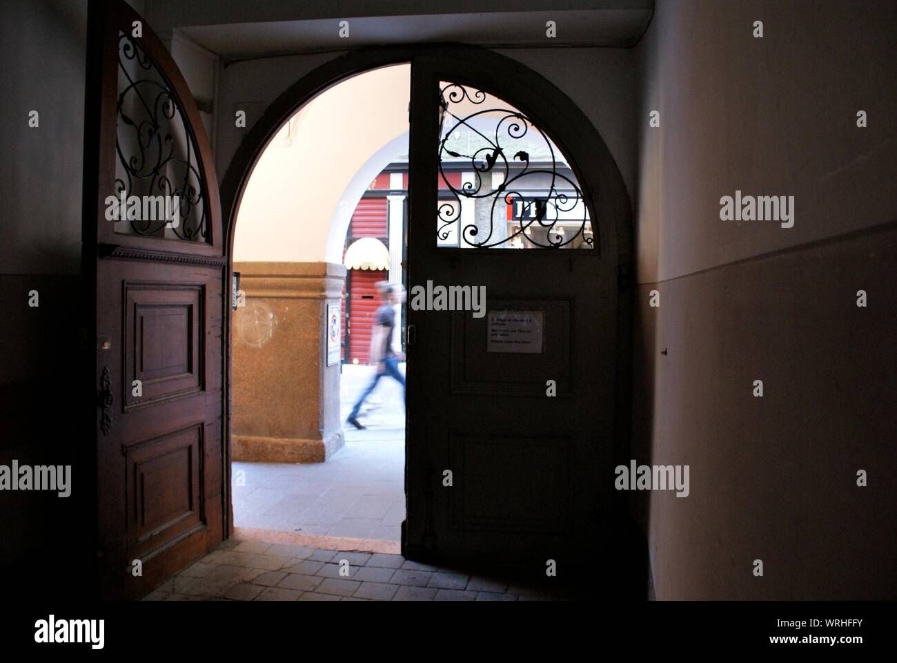 Open door building architecture hi-res stock photography and images - Alamy