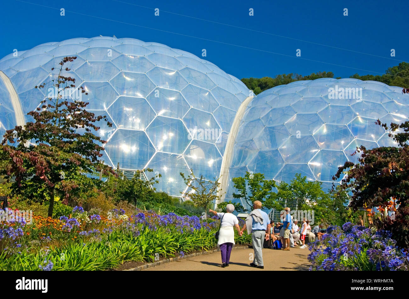 Geodesic domes eden project cornwall hi-res stock photography and ...
