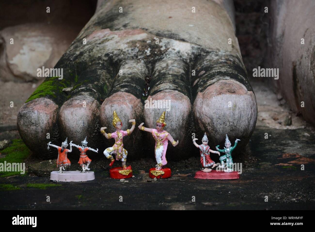 Leg statue hi-res stock photography and images - Alamy