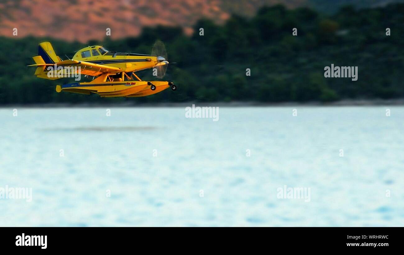 Super cub airplane hi-res stock photography and images - Alamy