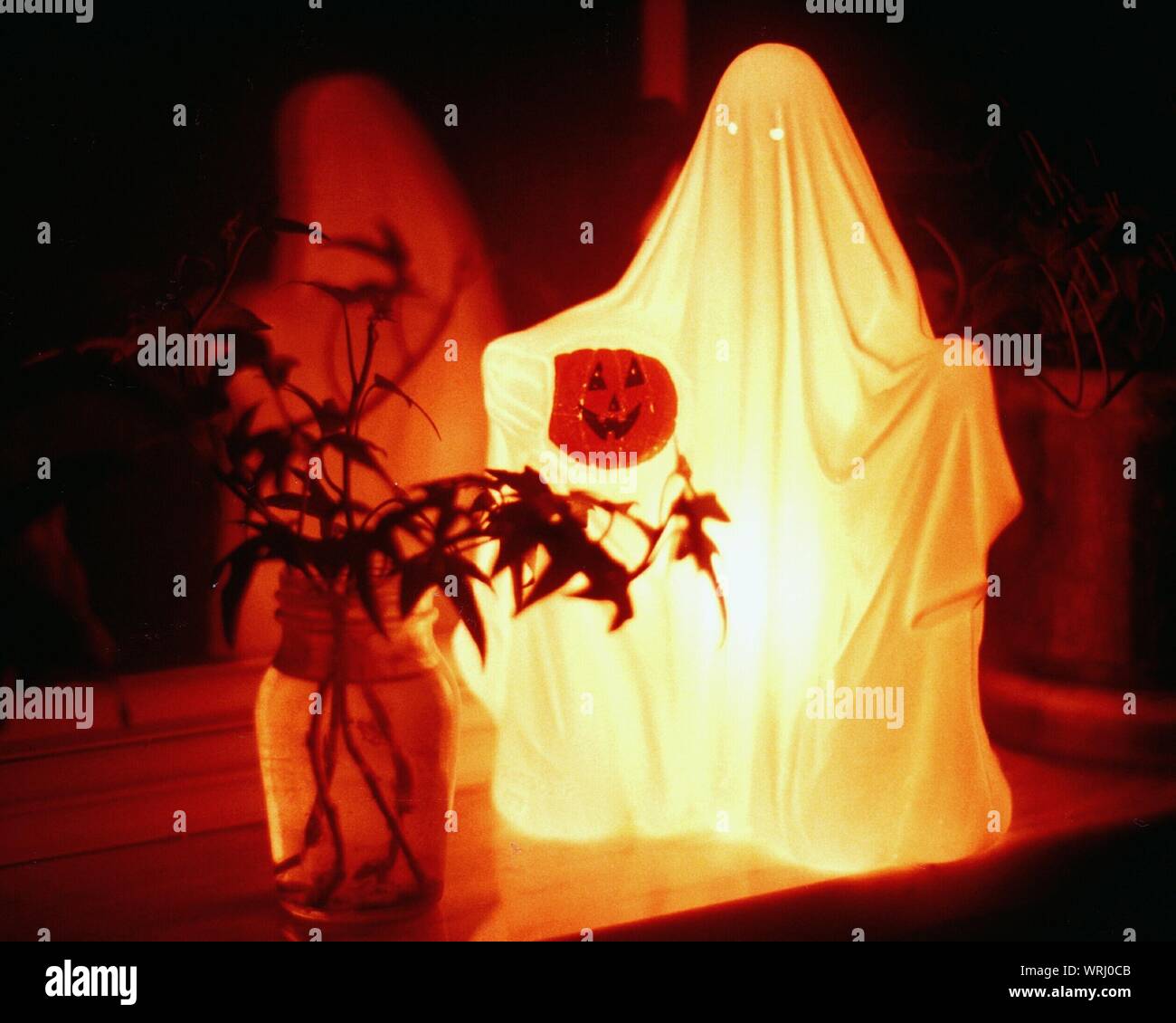 Dressed as ghost hi-res stock photography and images - Alamy