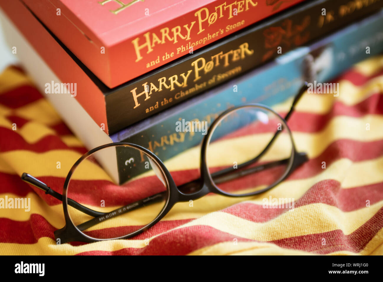 Harry potter book cover hi-res stock photography and images - Alamy