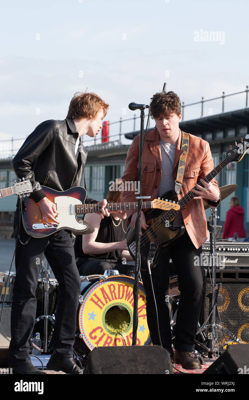 Rock band Folkestone Pier Stock Photo - Alamy