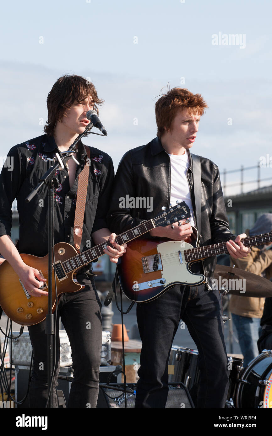 Rock band Folkestone Pier Stock Photo - Alamy