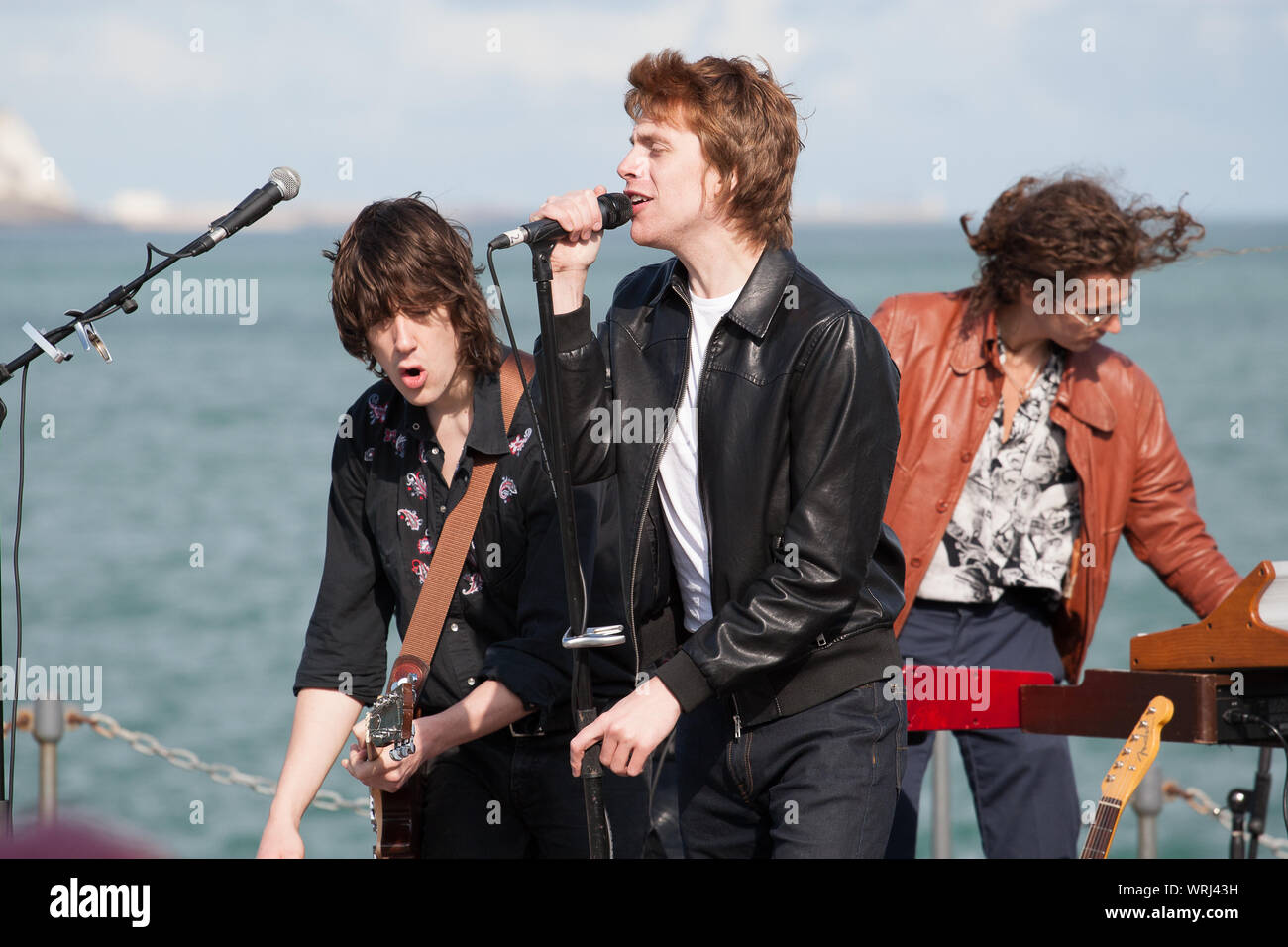 Rock band Folkestone Pier Stock Photo - Alamy