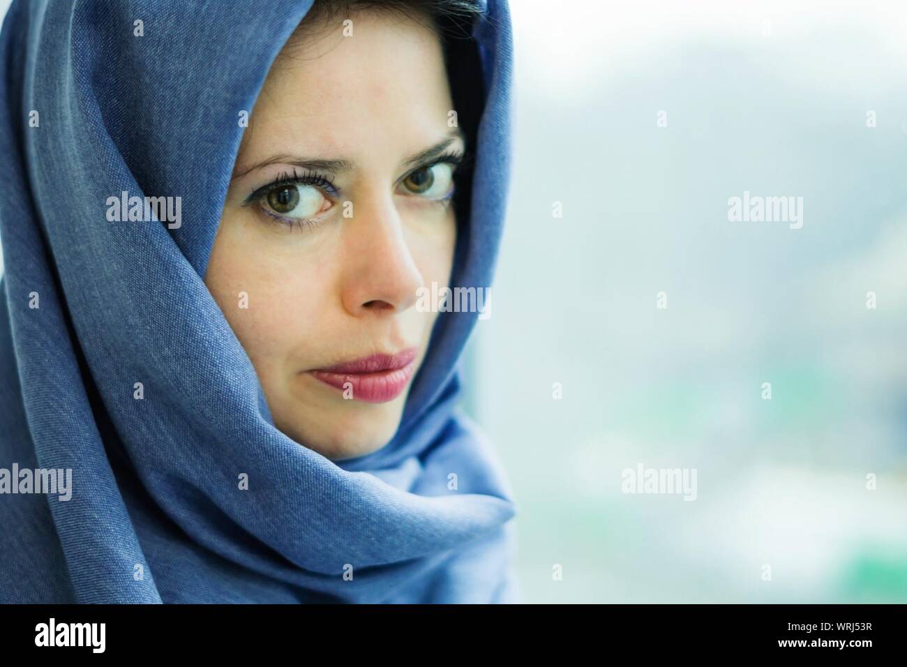 Hijab portrait woman hi-res stock photography and images - Alamy