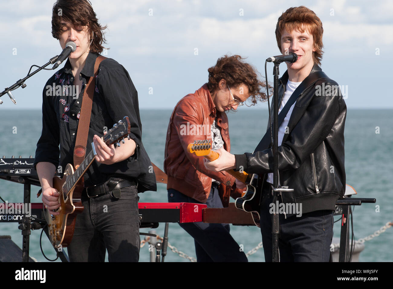 Rock band Folkestone Pier Stock Photo - Alamy