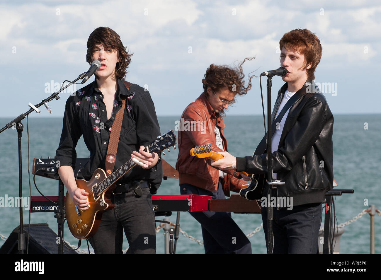 Rock band Folkestone Pier Stock Photo - Alamy