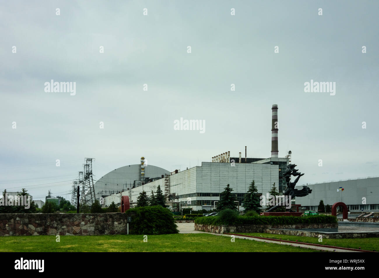 Chernobyl (Chornobyl): damaged nuclear reactor 4 with New Safe ...