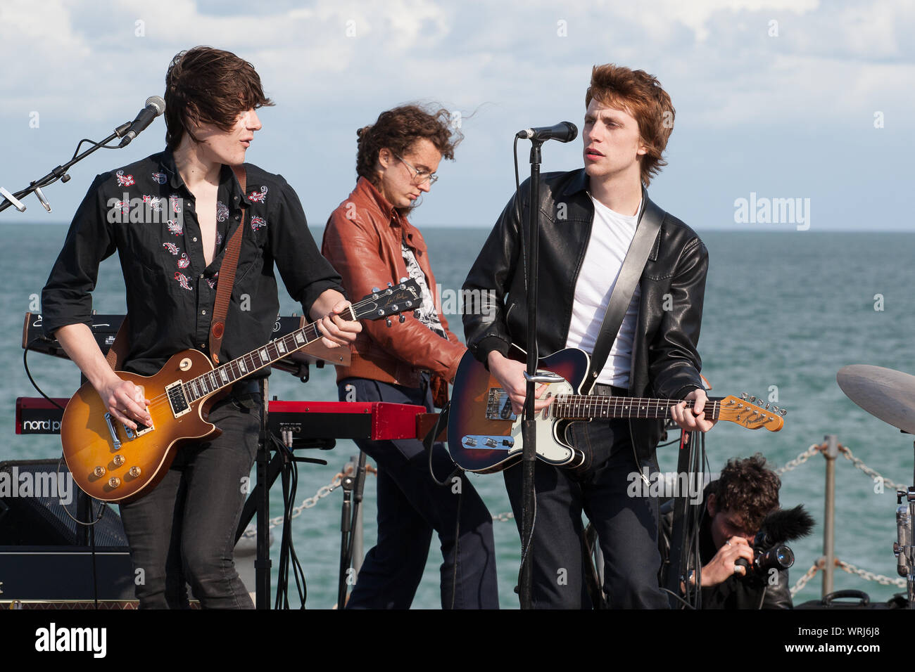 Rock band Folkestone Pier Stock Photo - Alamy