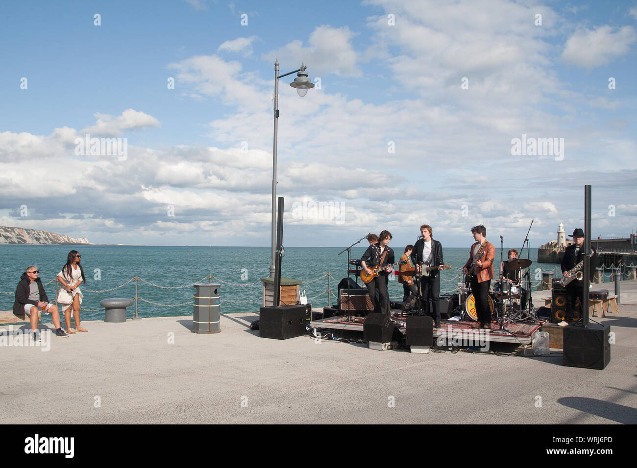 Rock band Folkestone Pier Stock Photo - Alamy