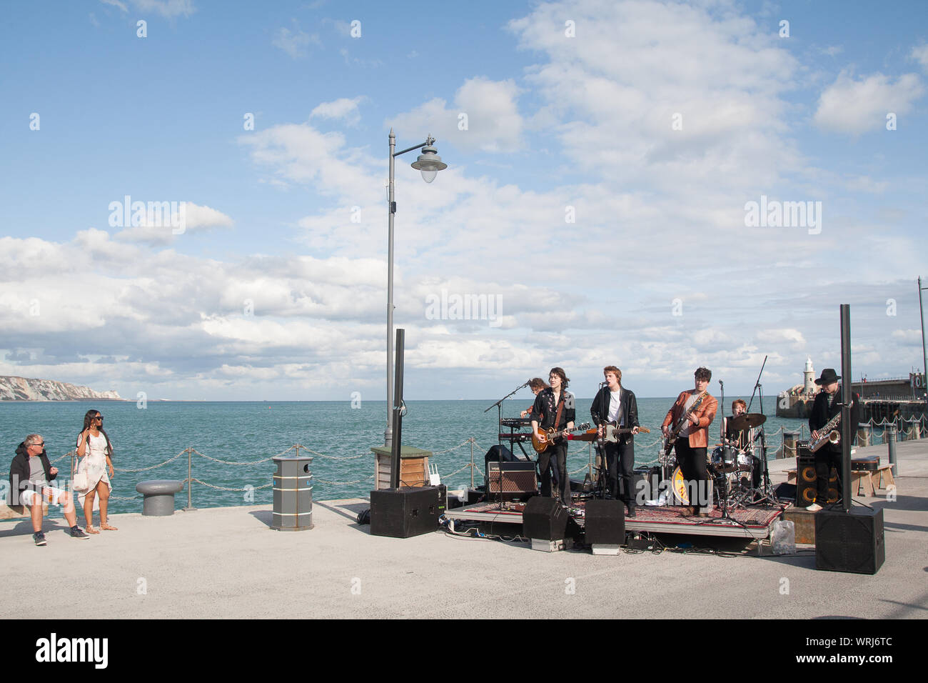 Rock band Folkestone Pier Stock Photo - Alamy