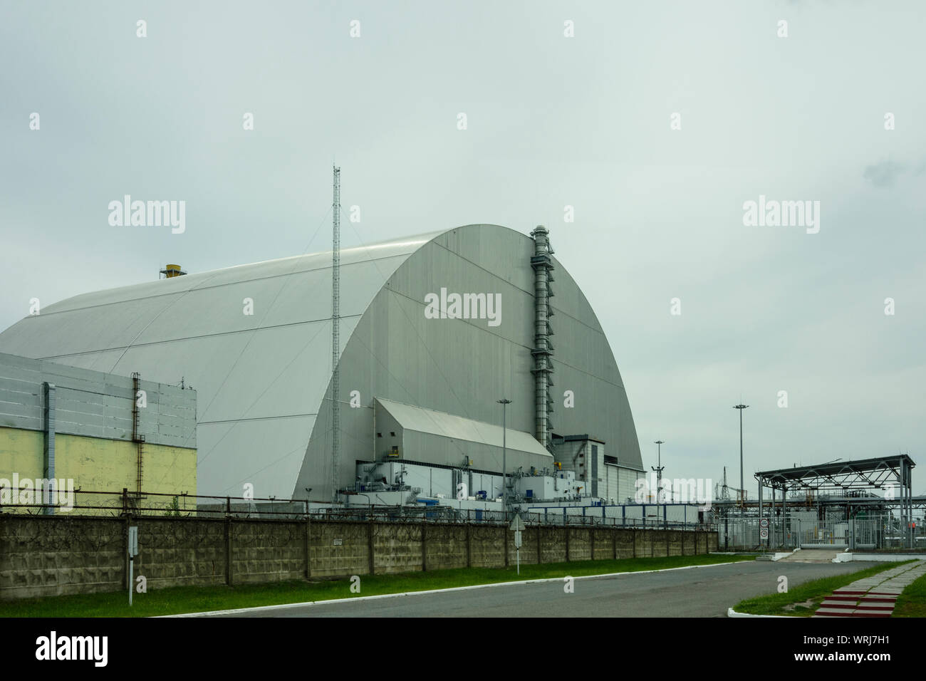 Chernobyl (Chornobyl): damaged nuclear reactor 4 with New Safe ...