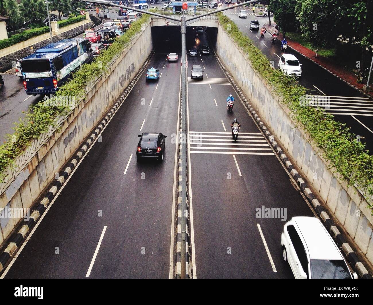 Multiple Vehicles High Resolution Stock Photography and Images - Alamy