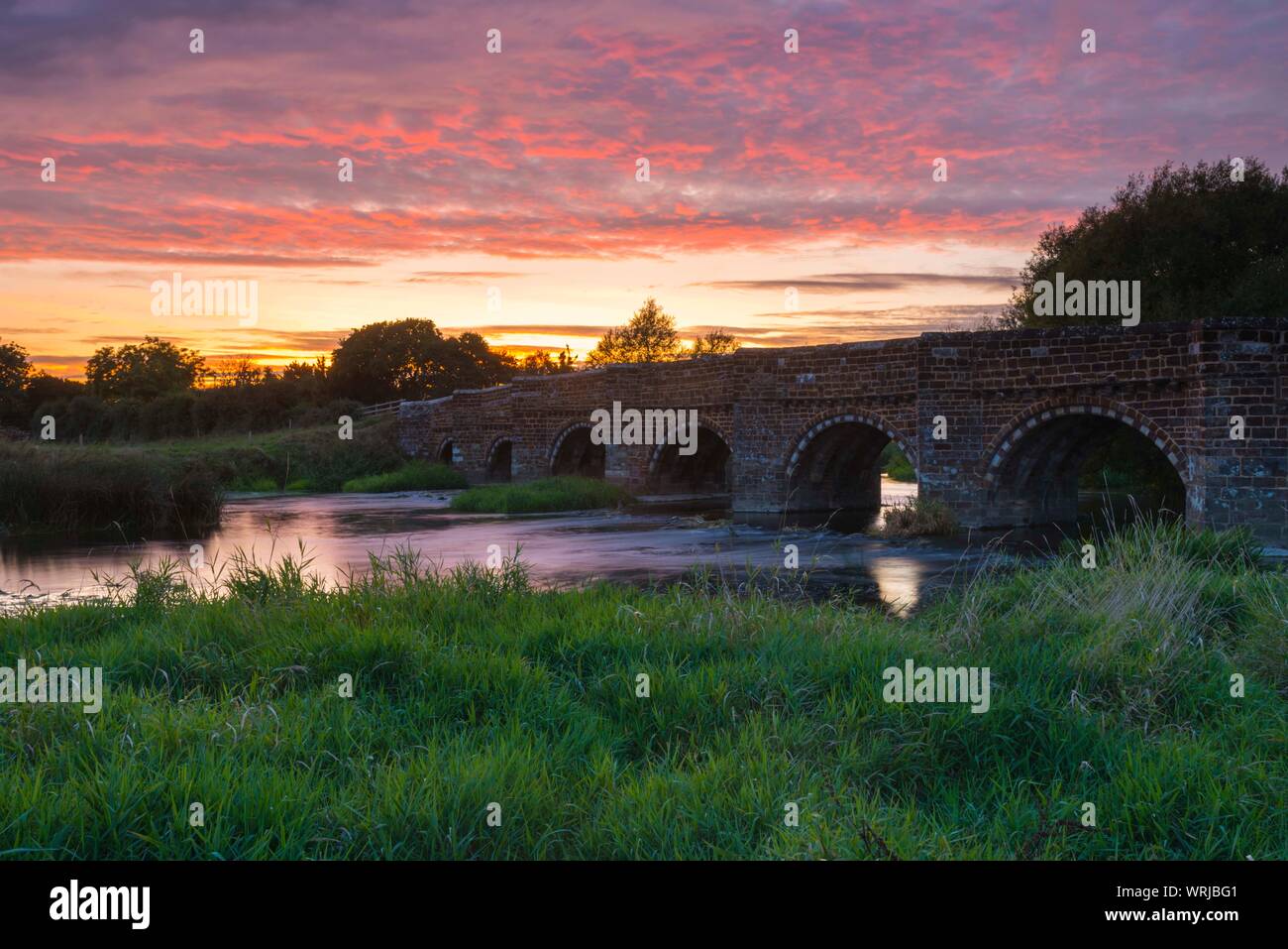 White mill bridge river stour hi-res stock photography and images - Alamy