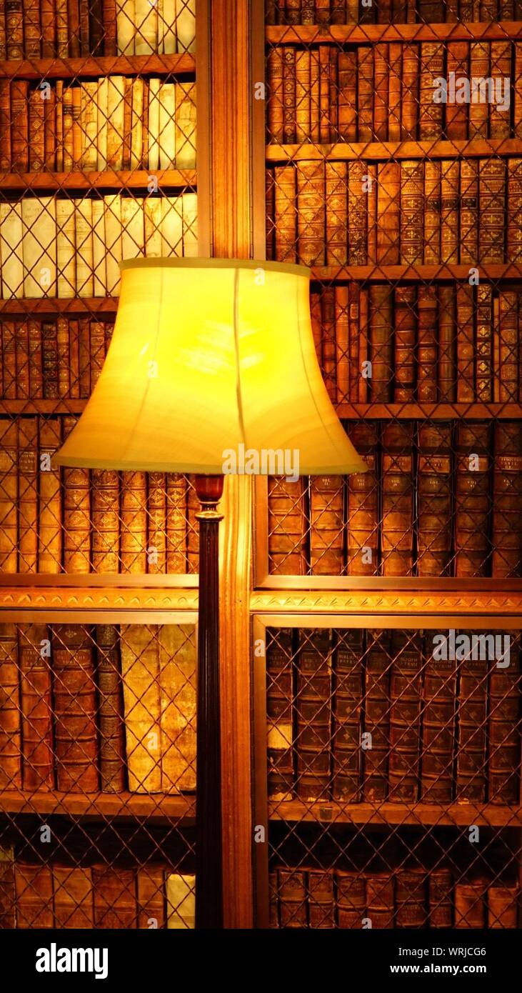 Library lamp hi-res stock photography and images - Alamy