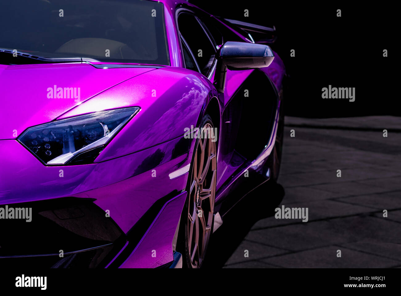Modern race cars hi-res stock photography and images - Alamy