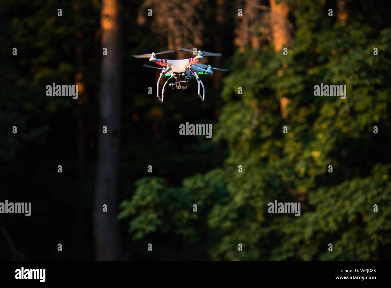 Flying drone trees hi-res stock photography and images - Alamy